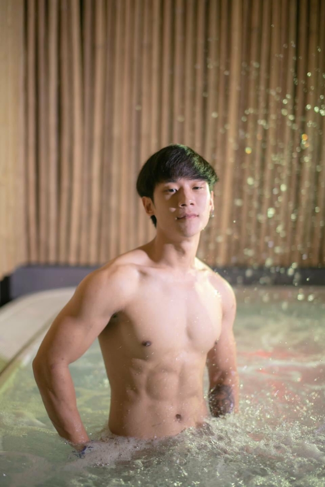 วาร์ปเด็ด !! toon chainat นายแบบเกมเมอร์ หุ่นแซ่บสุดเร่าร้อน