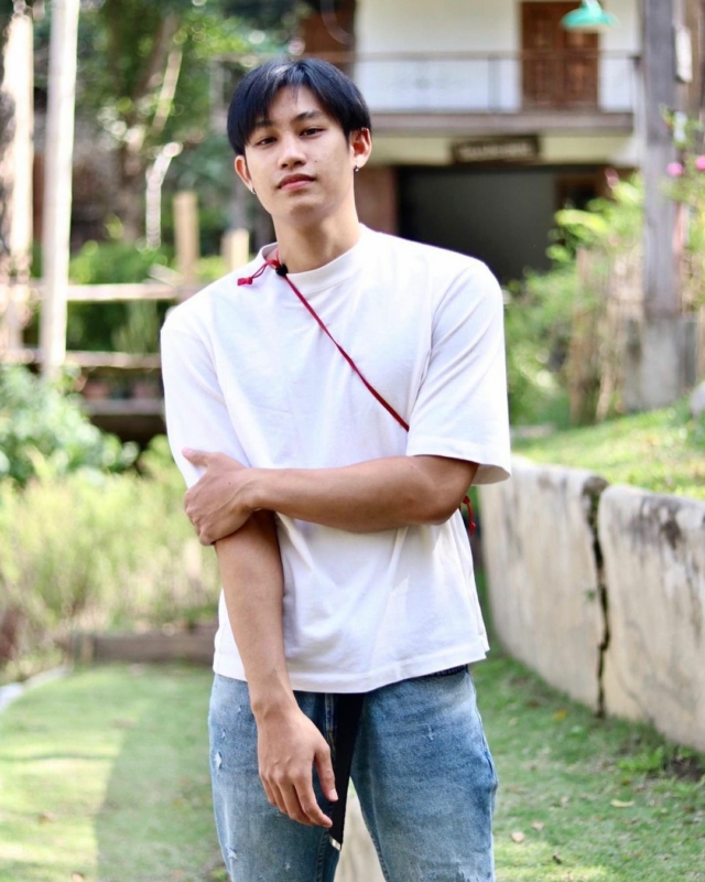 Diamond Setthawut นายแบบใจกล้า สลัดผ้าโชว์เป้า ดีเด็ดจนต้องวาร์ป!!