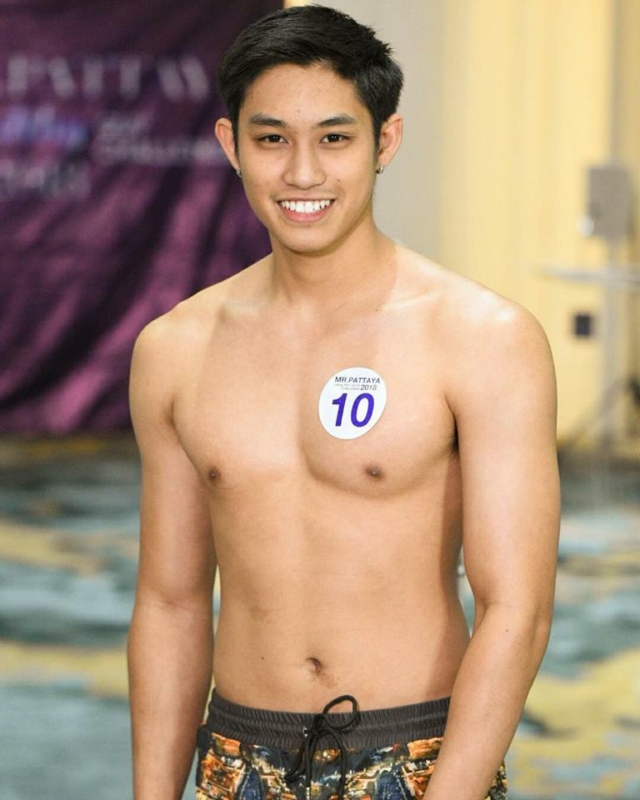 Diamond Setthawut นายแบบใจกล้า สลัดผ้าโชว์เป้า ดีเด็ดจนต้องวาร์ป!!