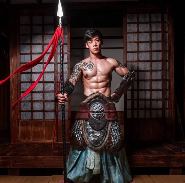 เปิดวาร์ป Tamp Chanwit นายแบบหล่อล่ำ อวดหุ่นเซ็กซี่ งัดเป้าแซ่บ