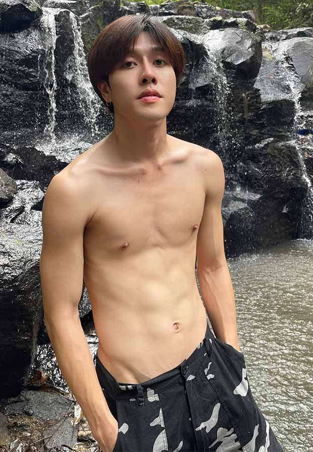 Guide Csp แบดบอยหนุ่มหล่อ ออร่าจับ น้องใหม่กระแสร้อนแรง