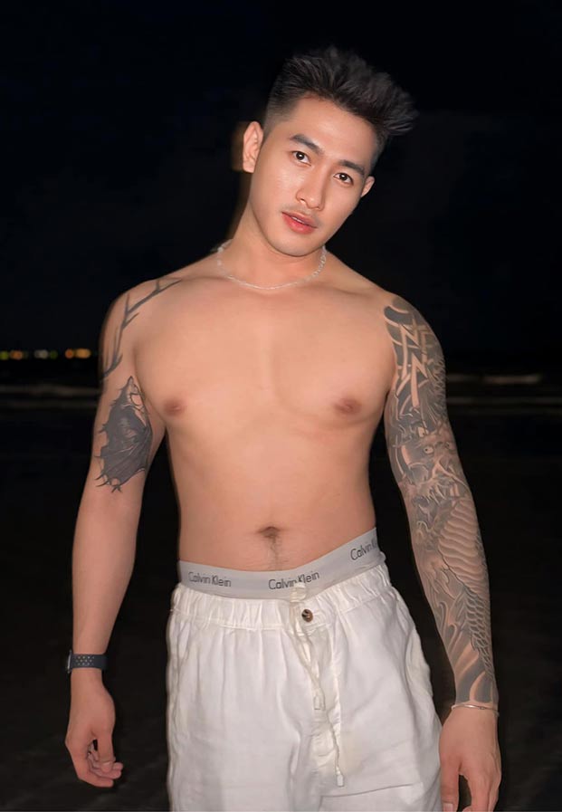 THIRACHAI BUTSRI เน็ตไอดอลมาดเข้ม ซิกแพค สาดความเซ็กซี่ฉ่ำ